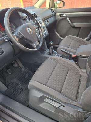 Pelēks Volkswagen Touran 2007 Rīga, ar dzinēja tilpumu 1.90 L un nobraukumu 311 tūkst. km par 2400 €, foto 4 vietnē AUTOMOTO.COM.LV