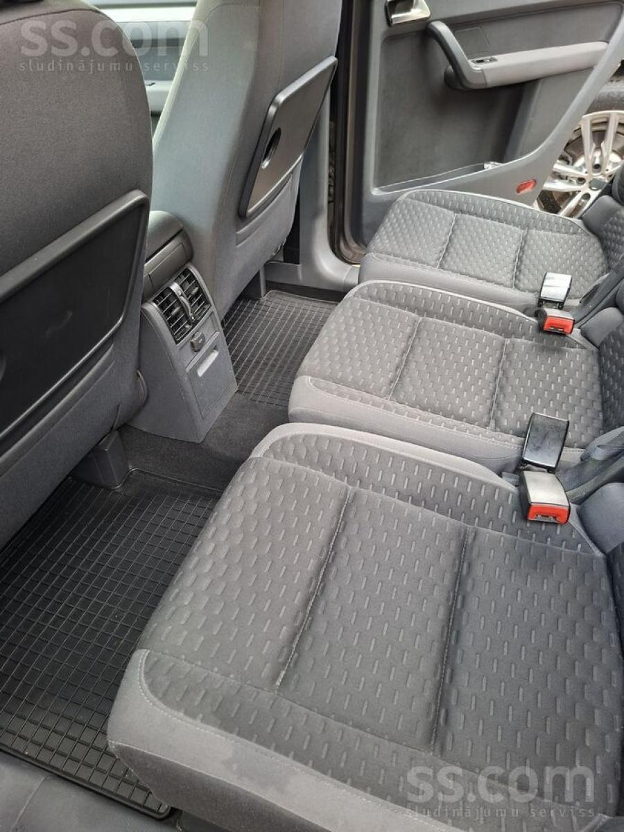 Pelēks Volkswagen Touran 2007 Rīga, ar dzinēja tilpumu 1.90 L un nobraukumu 311 tūkst. km par 2400 €, foto 5 vietnē AUTOMOTO.COM.LV
