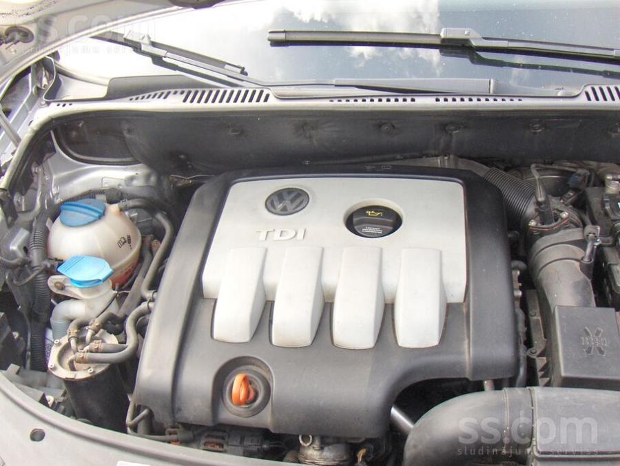 Grey Volkswagen Touran 2007 in Talsi, with an engine capacity of 2.00 L and mileage of 234 thousand km for 2490 €, photo 9 on AUTOMOTO.COM.LV