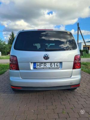 Grey Volkswagen Touran 2007 in Kaisiadorys, with an engine capacity of 1.97 L and mileage of 319 thousand km for 2649 €, photo 7 on AUTOMOTO.COM.LV