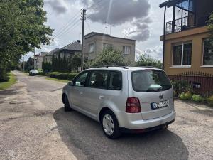 Grey Volkswagen Touran 2007 in Marijampole, with an engine capacity of 1.90 L and mileage of 355 thousand km for 2150 €, photo 4 on AUTOMOTO.COM.LV