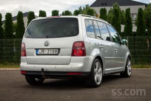 Pelēks Volkswagen Touran 2007 Jelgava, ar dzinēja tilpumu 2.00 L un nobraukumu 396 tūkst. km par 3900 €, foto 7 vietnē AUTOMOTO.COM.LV