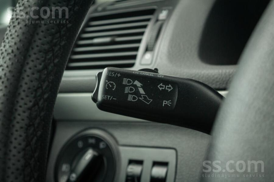 Pelēks Volkswagen Touran 2007 Jelgava, ar dzinēja tilpumu 2.00 L un nobraukumu 396 tūkst. km par 3900 €, foto 13 vietnē AUTOMOTO.COM.LV