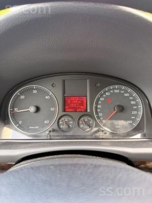 Grey Volkswagen Touran 2007 in Ludza, with an engine capacity of 2.00 L and mileage of 196 thousand km for 4390 €, photo 13 on AUTOMOTO.COM.LV
