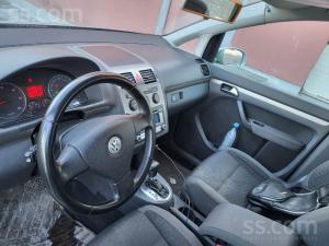 Grey Volkswagen Touran 2007 in Jelgava, with an engine capacity of 1.90 L and mileage of 333 thousand km for 1750 €, photo 10 on AUTOMOTO.COM.LV