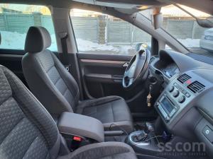 Grey Volkswagen Touran 2007 in Jelgava, with an engine capacity of 1.90 L and mileage of 333 thousand km for 1750 €, photo 12 on AUTOMOTO.COM.LV