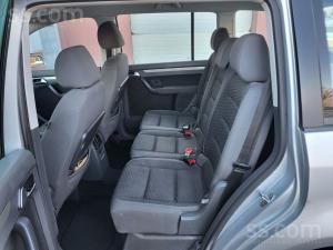 Grey Volkswagen Touran 2007 in Jelgava, with an engine capacity of 1.90 L and mileage of 333 thousand km for 1750 €, photo 14 on AUTOMOTO.COM.LV