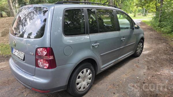 Grey Volkswagen Touran 2007 in Riga, with an engine capacity of 1.40 L and mileage of 221 thousand km for 3500 €, photo 3 on AUTOMOTO.COM.LV