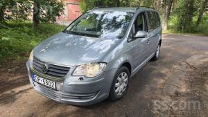 Pelēks Volkswagen Touran 2007 Rīga, ar dzinēja tilpumu 1.40 L un nobraukumu 221 tūkst. km par 2950 €, foto 3 vietnē AUTOMOTO.COM.LV