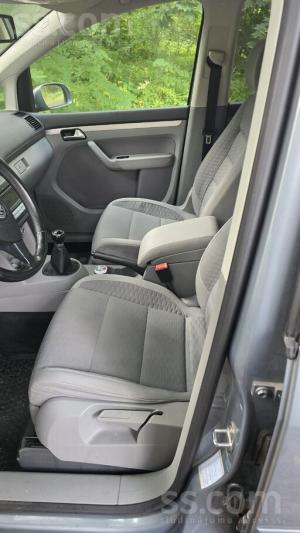 Pelēks Volkswagen Touran 2007 Rīga, ar dzinēja tilpumu 1.40 L un nobraukumu 221 tūkst. km par 2950 €, foto 6 vietnē AUTOMOTO.COM.LV
