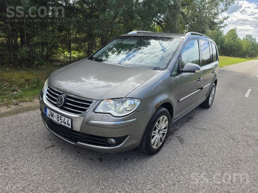 Серый Фольксваген Туран 2007 в Даугавпилс, объемом двигателя 1.90 л и пробегом 426 тыс. км за 950 €, фото 1 на AUTOMOTO.COM.LV