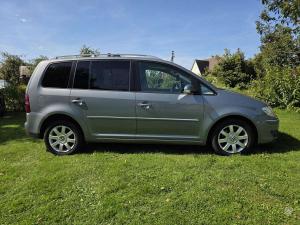Grey Volkswagen Touran 2007 in Vilnius, with an engine capacity of 1.90 L and mileage of 380 thousand km for 3000 €, photo 5 on AUTOMOTO.COM.LV