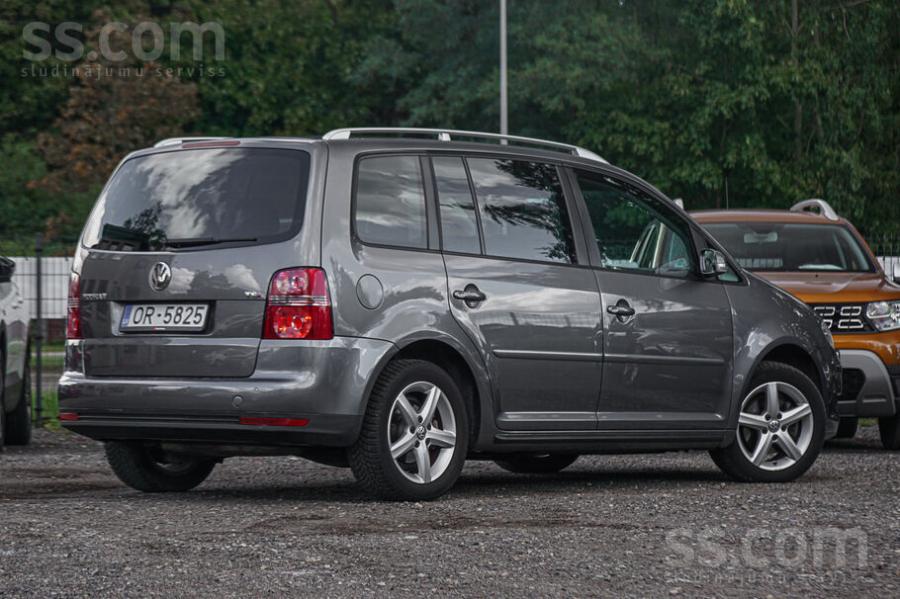 Pelēks Volkswagen Touran 2007 Rīga, ar dzinēja tilpumu 1.40 L un nobraukumu 137 tūkst. km par 4990 €, foto 5 vietnē AUTOMOTO.COM.LV