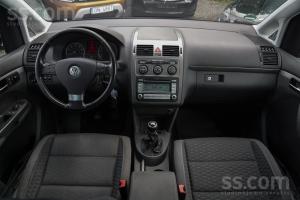 Pelēks Volkswagen Touran 2007 Rīga, ar dzinēja tilpumu 1.40 L un nobraukumu 137 tūkst. km par 4990 €, foto 9 vietnē AUTOMOTO.COM.LV