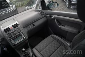 Pelēks Volkswagen Touran 2007 Rīga, ar dzinēja tilpumu 1.40 L un nobraukumu 137 tūkst. km par 4990 €, foto 10 vietnē AUTOMOTO.COM.LV