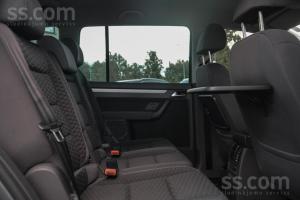 Pelēks Volkswagen Touran 2007 Rīga, ar dzinēja tilpumu 1.40 L un nobraukumu 137 tūkst. km par 4990 €, foto 16 vietnē AUTOMOTO.COM.LV