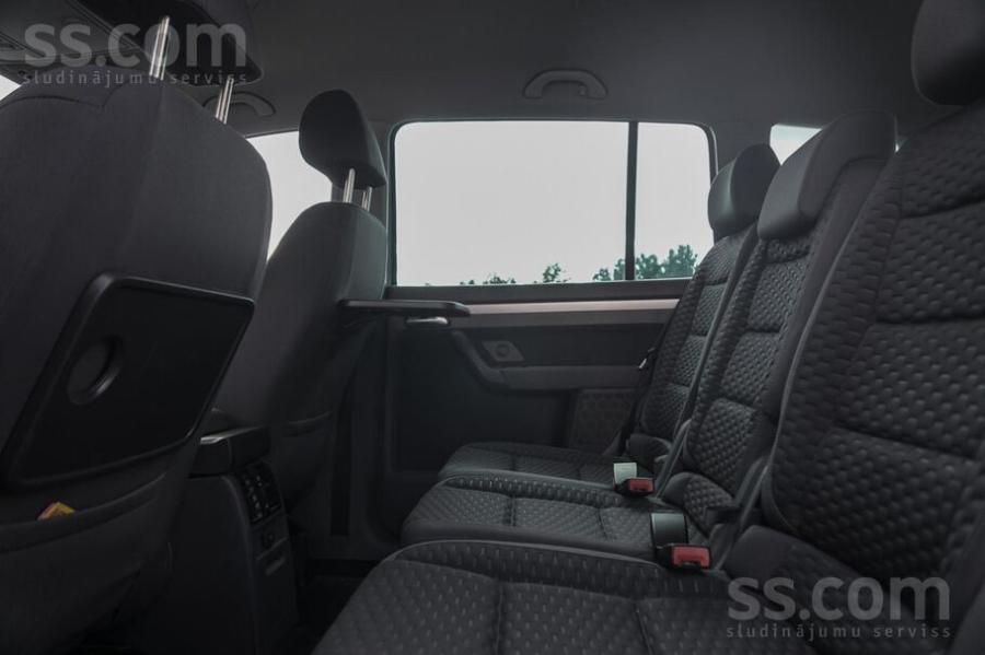 Pelēks Volkswagen Touran 2007 Rīga, ar dzinēja tilpumu 1.40 L un nobraukumu 137 tūkst. km par 4990 €, foto 17 vietnē AUTOMOTO.COM.LV