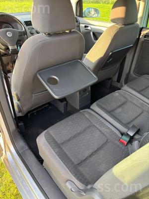Pelēks Volkswagen Touran 2007 Alūksne, ar dzinēja tilpumu 1.90 L un nobraukumu 301 tūkst. km par 3400 €, foto 7 vietnē AUTOMOTO.COM.LV