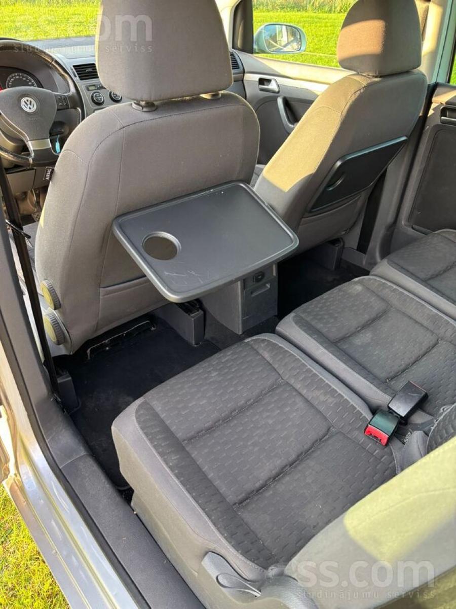 Pelēks Volkswagen Touran 2007 Alūksne, ar dzinēja tilpumu 1.90 L un nobraukumu 301 tūkst. km par 3400 €, foto 7 vietnē AUTOMOTO.COM.LV