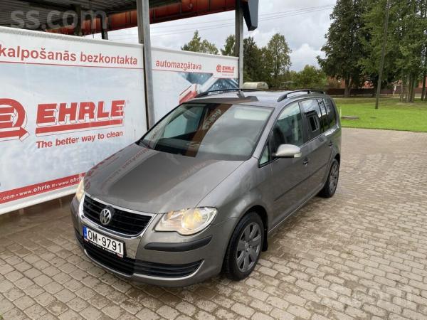 Pelēks Volkswagen Touran 2007 Balvi, ar dzinēja tilpumu 1.90 L un nobraukumu 340 tūkst. km par 2450 €, foto 1 vietnē AUTOMOTO.COM.LV
