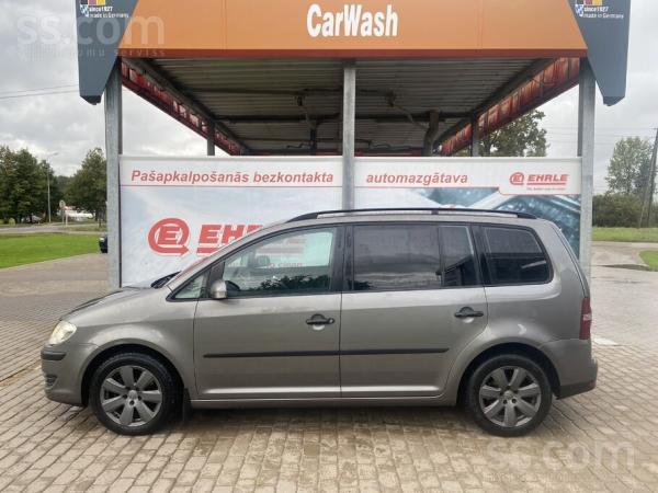 Pelēks Volkswagen Touran 2007 Balvi, ar dzinēja tilpumu 1.90 L un nobraukumu 340 tūkst. km par 2450 €, foto 3 vietnē AUTOMOTO.COM.LV