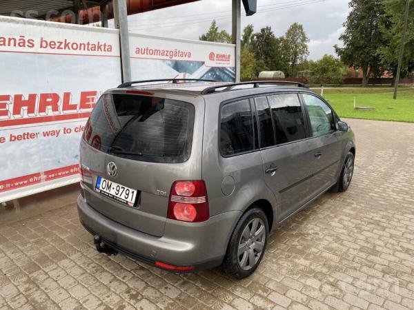 Pelēks Volkswagen Touran 2007 Balvi, ar dzinēja tilpumu 1.90 L un nobraukumu 340 tūkst. km par 2450 €, foto 5 vietnē AUTOMOTO.COM.LV