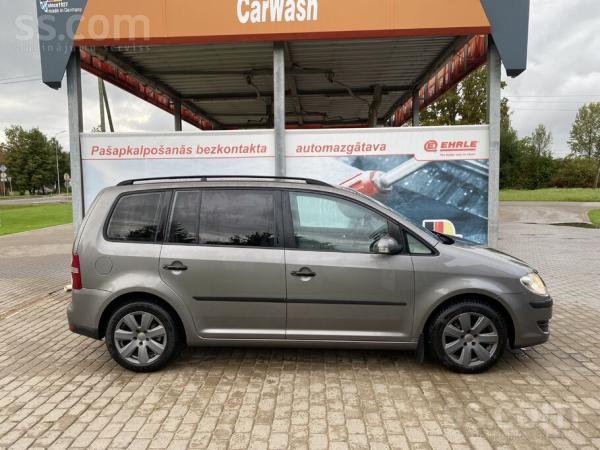 Pelēks Volkswagen Touran 2007 Balvi, ar dzinēja tilpumu 1.90 L un nobraukumu 340 tūkst. km par 2450 €, foto 6 vietnē AUTOMOTO.COM.LV