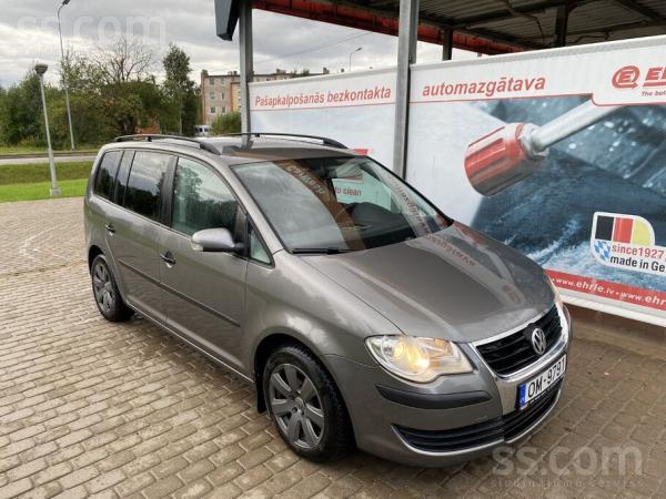 Pelēks Volkswagen Touran 2007 Balvi, ar dzinēja tilpumu 1.90 L un nobraukumu 340 tūkst. km par 2450 €, foto 7 vietnē AUTOMOTO.COM.LV
