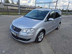 Pelēks Volkswagen Touran 2007 Šauļi, ar dzinēja tilpumu 1.90 L un nobraukumu 280 tūkst. km par 3700 €, foto 5 vietnē AUTOMOTO.COM.LV
