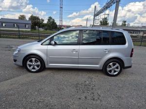 Pelēks Volkswagen Touran 2007 Šauļi, ar dzinēja tilpumu 1.90 L un nobraukumu 280 tūkst. km par 3700 €, foto 6 vietnē AUTOMOTO.COM.LV