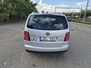 Pelēks Volkswagen Touran 2007 Šauļi, ar dzinēja tilpumu 1.90 L un nobraukumu 280 tūkst. km par 3700 €, foto 9 vietnē AUTOMOTO.COM.LV