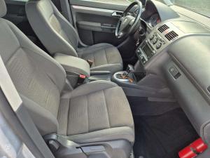Pelēks Volkswagen Touran 2007 Šauļi, ar dzinēja tilpumu 1.90 L un nobraukumu 280 tūkst. km par 3700 €, foto 11 vietnē AUTOMOTO.COM.LV