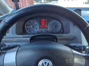Grey Volkswagen Touran 2007 in Riga, with an engine capacity of 1.90 L and mileage of 220 thousand km for 4750 €, photo 7 on AUTOMOTO.COM.LV