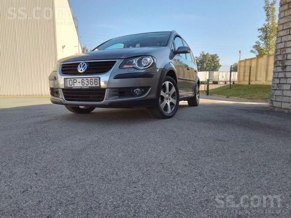 Pelēks Volkswagen Touran 2007 Rīga, ar dzinēja tilpumu 1.90 L un nobraukumu 220 tūkst. km par 4750 €, foto 1 vietnē AUTOMOTO.COM.LV