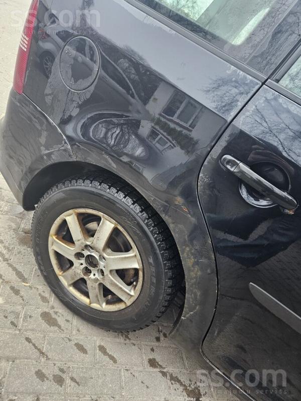Pelēks Volkswagen Touran 2007 Rīga, ar dzinēja tilpumu 1.90 L un nobraukumu 350 tūkst. km par 699 €, foto 4 vietnē AUTOMOTO.COM.LV
