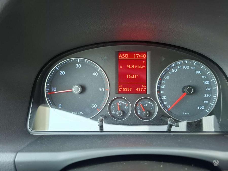 Grey Volkswagen Touran 2007 in Utena, with an engine capacity of 1.97 L and mileage of 215 thousand km for 2900 €, photo 17 on AUTOMOTO.COM.LV
