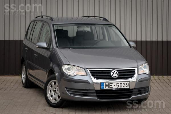 Pelēks Volkswagen Touran 2007 Talsi, ar dzinēja tilpumu 1.90 L un nobraukumu 378 tūkst. km par 1190 €, foto 1 vietnē AUTOMOTO.COM.LV