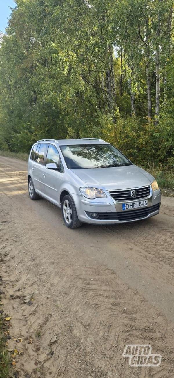 Grey Volkswagen Touran 2007 in Lazdijai, with an engine capacity of 2.00 L and mileage of 277 thousand km for 1350 €, photo 9 on AUTOMOTO.COM.LV