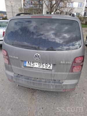 Pelēks Volkswagen Touran 2008 Jelgava, ar dzinēja tilpumu 2.00 L un nobraukumu 415 tūkst. km par 5950 €, foto 2 vietnē AUTOMOTO.COM.LV