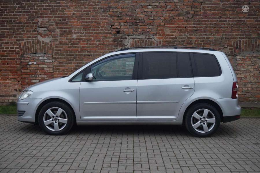 Pelēks Volkswagen Touran 2008 Kėdainiai, ar dzinēja tilpumu 1.90 L un nobraukumu 288 tūkst. km par 3750 €, foto 5 vietnē AUTOMOTO.COM.LV