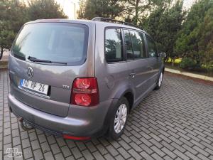 Pelēks Volkswagen Touran 2008 Mažeikiai, ar dzinēja tilpumu 1.90 L un nobraukumu 289 tūkst. km par 3950 €, foto 9 vietnē AUTOMOTO.COM.LV