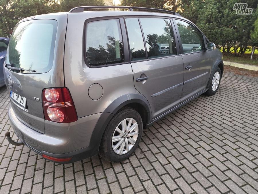 Pelēks Volkswagen Touran 2008 Mažeikiai, ar dzinēja tilpumu 1.90 L un nobraukumu 289 tūkst. km par 3950 €, foto 12 vietnē AUTOMOTO.COM.LV