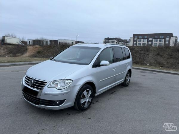 Grey Volkswagen Touran 2008 in Vilnius, with an engine capacity of 1.90 L and mileage of 358 thousand km for 2900 €, photo 3 on AUTOMOTO.COM.LV