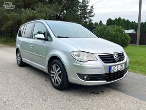 Grey Volkswagen Touran 2008 in Vilnius, with an engine capacity of 2.00 L and mileage of 334 thousand km for 2450 €, photo 3 on AUTOMOTO.COM.LV