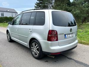 Grey Volkswagen Touran 2008 in Vilnius, with an engine capacity of 2.00 L and mileage of 334 thousand km for 2450 €, photo 5 on AUTOMOTO.COM.LV