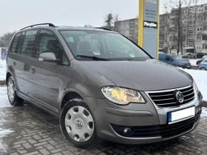 Pelēks Volkswagen Touran 2008 Kauņa, ar dzinēja tilpumu 2.00 L un nobraukumu 400 tūkst. km par 1500 €, foto 6 vietnē AUTOMOTO.COM.LV