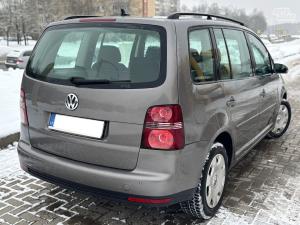 Pelēks Volkswagen Touran 2008 Kauņa, ar dzinēja tilpumu 2.00 L un nobraukumu 400 tūkst. km par 1500 €, foto 7 vietnē AUTOMOTO.COM.LV