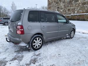 Pelēks Volkswagen Touran 2008 Preiļi, ar dzinēja tilpumu 1.40 L un nobraukumu 314 tūkst. km par 3500 €, foto 5 vietnē AUTOMOTO.COM.LV