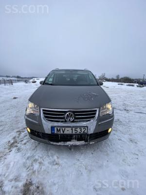 Pelēks Volkswagen Touran 2008 Preiļi, ar dzinēja tilpumu 1.40 L un nobraukumu 314 tūkst. km par 3500 €, foto 7 vietnē AUTOMOTO.COM.LV