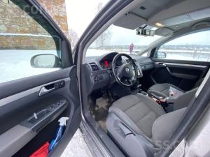 Pelēks Volkswagen Touran 2008 Preiļi, ar dzinēja tilpumu 1.40 L un nobraukumu 314 tūkst. km par 3500 €, foto 10 vietnē AUTOMOTO.COM.LV